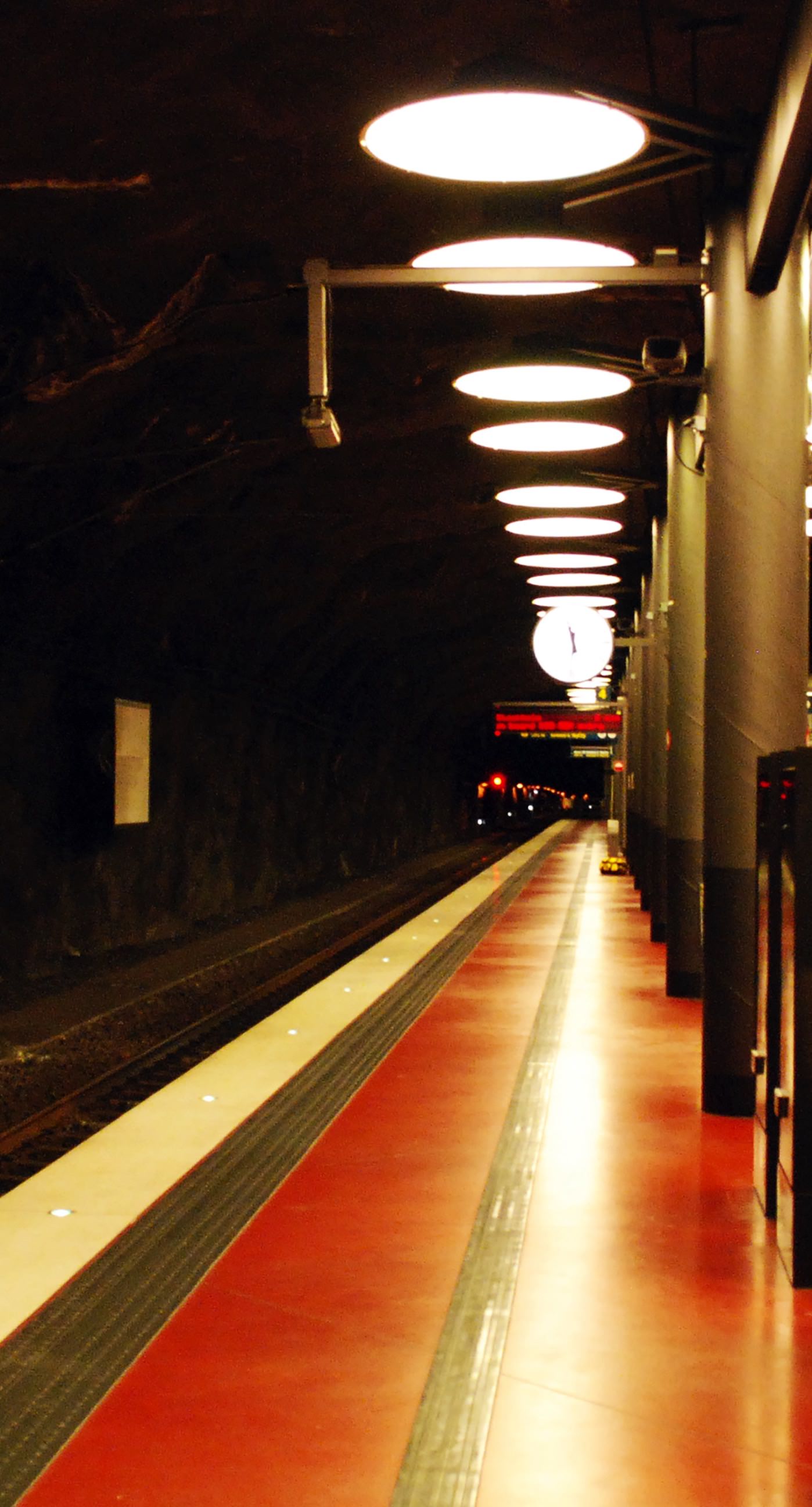 Landscape subway station | wallpaper.sc iPhone6sPlus