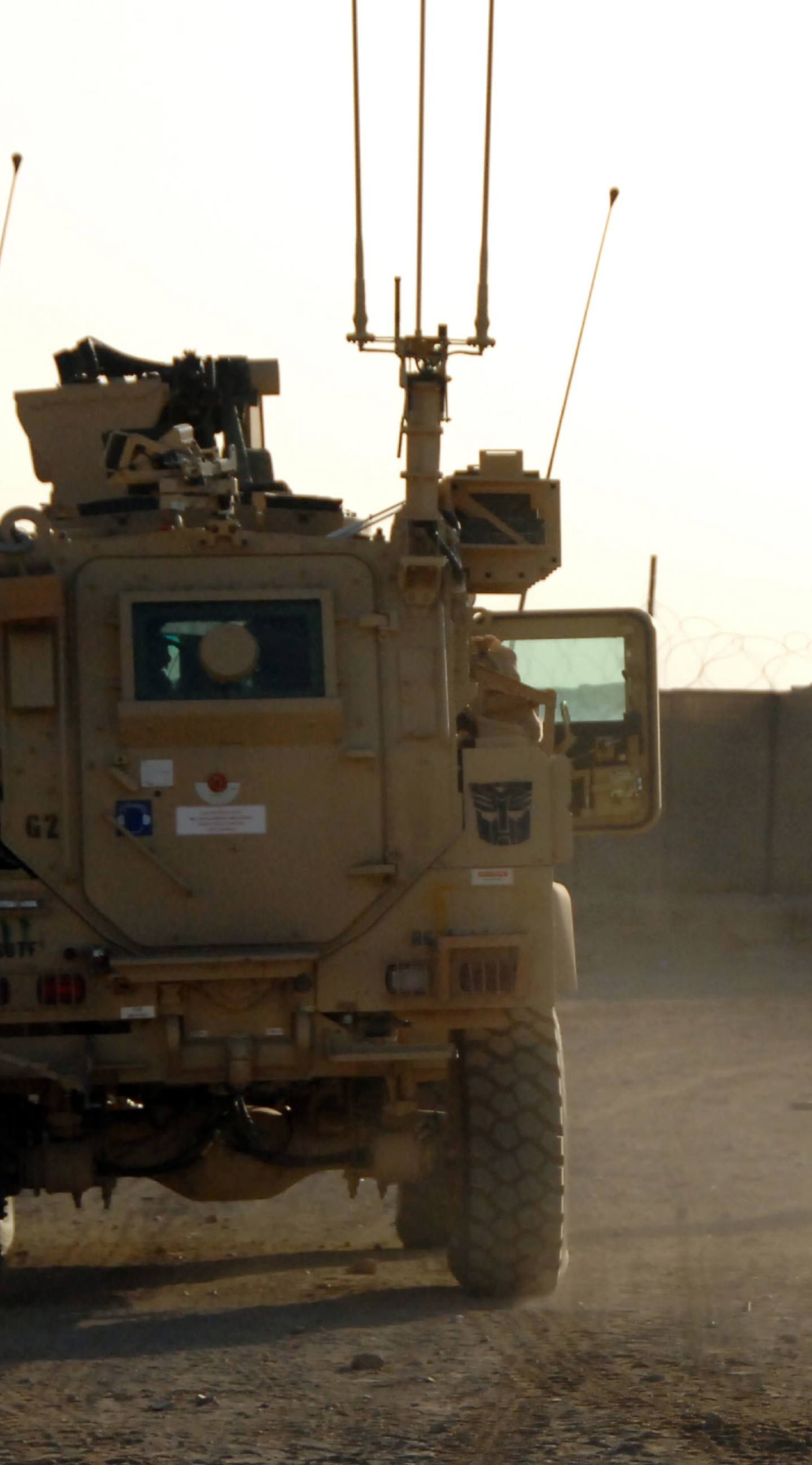 Car Chara | wallpaper.sc iPhone6sPlus